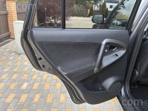 Pelēks Toyota RAV4 2011 Rīga, ar dzinēja tilpumu 2.20 L un nobraukumu 0 tūkst. km par 8700 €, foto 20 vietnē AUTOMOTO.COM.LV