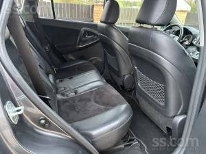 Pelēks Toyota RAV4 2011 Rīga, ar dzinēja tilpumu 2.20 L un nobraukumu 0 tūkst. km par 8700 €, foto 25 vietnē AUTOMOTO.COM.LV