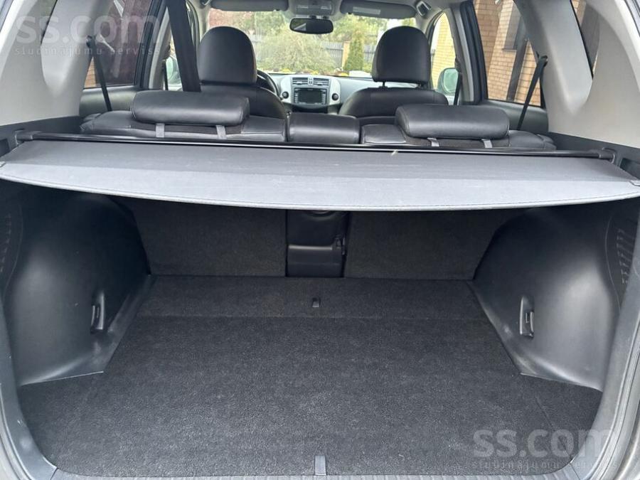 Pelēks Toyota RAV4 2011 Rīga, ar dzinēja tilpumu 2.20 L un nobraukumu 0 tūkst. km par 8700 €, foto 27 vietnē AUTOMOTO.COM.LV