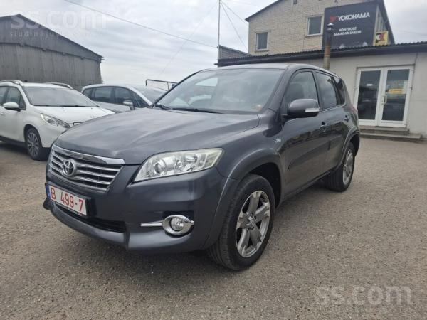 Pelēks Toyota RAV4 2011 Talsi, ar dzinēja tilpumu 2.20 L un nobraukumu 239 tūkst. km par 8300 €, foto 2 vietnē AUTOMOTO.COM.LV