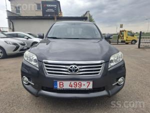 Grey Toyota RAV4 2011 in Talsi, with an engine capacity of 2.20 L and mileage of 239 thousand km for 8300 €, photo 4 on AUTOMOTO.COM.LV