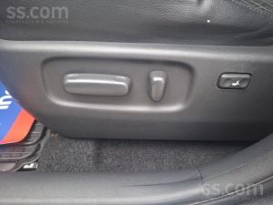 Grey Toyota RAV4 2011 in Talsi, with an engine capacity of 2.20 L and mileage of 239 thousand km for 8300 €, photo 9 on AUTOMOTO.COM.LV