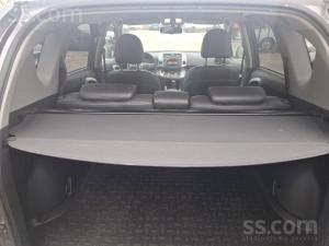 Grey Toyota RAV4 2011 in Talsi, with an engine capacity of 2.20 L and mileage of 239 thousand km for 8300 €, photo 16 on AUTOMOTO.COM.LV