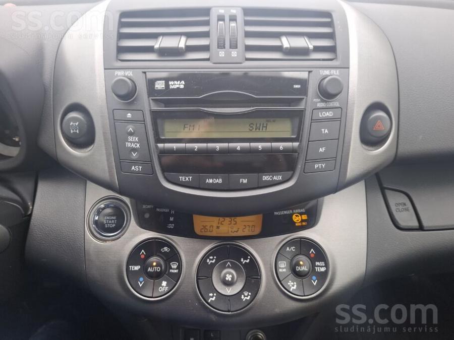 Grey Toyota RAV4 2011 in Talsi, with an engine capacity of 2.20 L and mileage of 239 thousand km for 8300 €, photo 20 on AUTOMOTO.COM.LV