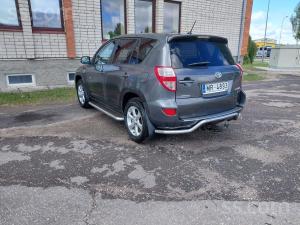 Grey Toyota RAV4 2011 in Talsi, with an engine capacity of 2.20 L and mileage of 194 thousand km for 6000 €, photo 7 on AUTOMOTO.COM.LV