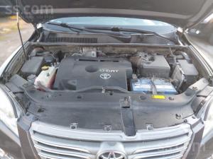 Grey Toyota RAV4 2011 in Talsi, with an engine capacity of 2.20 L and mileage of 194 thousand km for 6000 €, photo 13 on AUTOMOTO.COM.LV