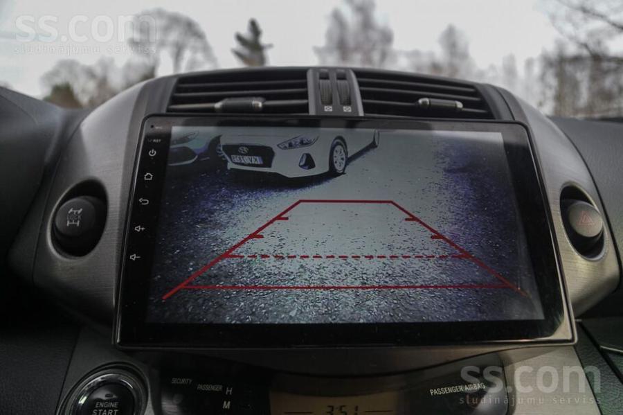 Grey Toyota RAV4 2011 in Riga, with an engine capacity of 2.20 L and mileage of 248 thousand km for 7590 €, photo 10 on AUTOMOTO.COM.LV