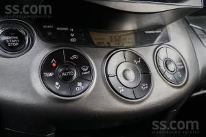 Grey Toyota RAV4 2011 in Riga, with an engine capacity of 2.20 L and mileage of 248 thousand km for 7590 €, photo 15 on AUTOMOTO.COM.LV