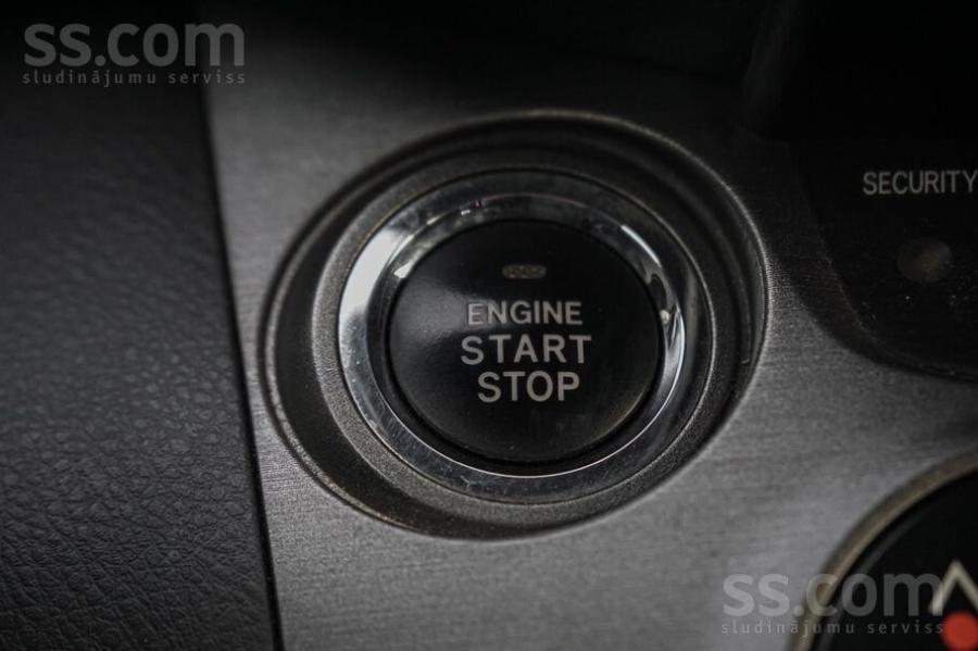 Grey Toyota RAV4 2011 in Riga, with an engine capacity of 2.20 L and mileage of 248 thousand km for 7590 €, photo 16 on AUTOMOTO.COM.LV