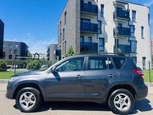 Pelēks Toyota RAV4 2011 Kauņa, ar dzinēja tilpumu 2.20 L un nobraukumu 234 tūkst. km par 7650 €, foto 4 vietnē AUTOMOTO.COM.LV