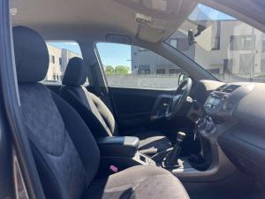 Pelēks Toyota RAV4 2011 Kauņa, ar dzinēja tilpumu 2.20 L un nobraukumu 234 tūkst. km par 7650 €, foto 20 vietnē AUTOMOTO.COM.LV