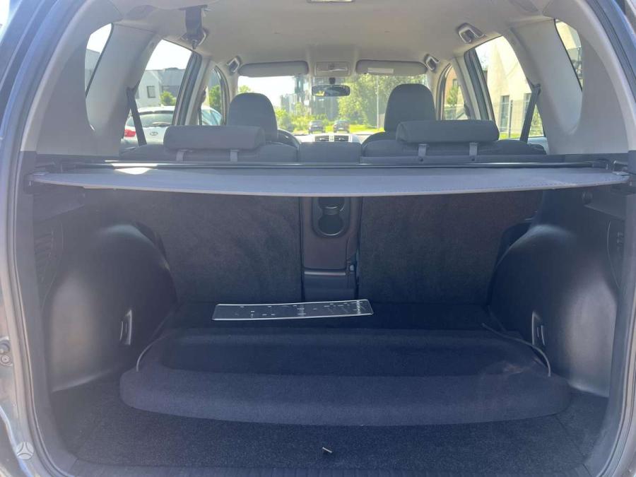Pelēks Toyota RAV4 2011 Kauņa, ar dzinēja tilpumu 2.20 L un nobraukumu 234 tūkst. km par 7650 €, foto 27 vietnē AUTOMOTO.COM.LV