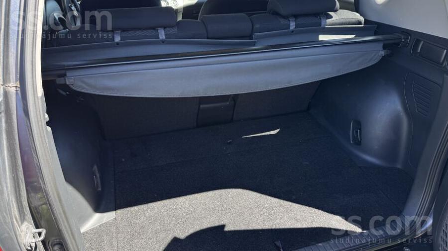 Grey Toyota RAV4 2011 in Daugavpils, with an engine capacity of 2.20 L and mileage of 174 thousand km for 7500 €, photo 16 on AUTOMOTO.COM.LV