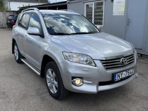 Pelēks Toyota RAV4 2011 Rīga, ar dzinēja tilpumu 2.00 L un nobraukumu 233 tūkst. km par 7600 €, foto  vietnē AUTOMOTO.COM.LV
