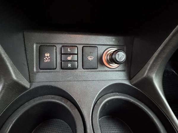 Grey Toyota RAV4 2011 in Riga, with an engine capacity of 2.00 L and mileage of 233 thousand km for 7600 €, photo 4 on AUTOMOTO.COM.LV
