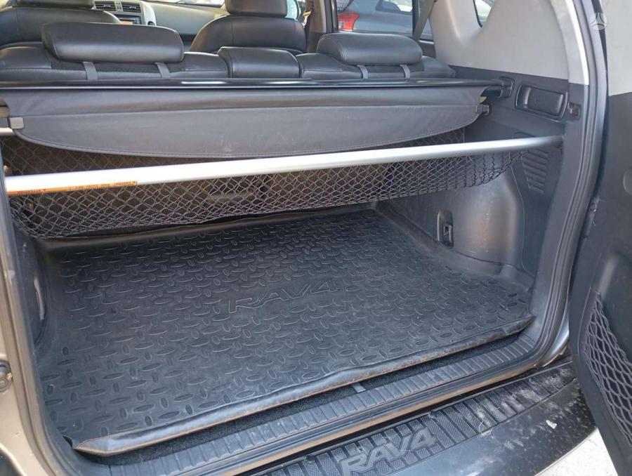 Pelēks Toyota RAV4 2011 Šauļi, ar dzinēja tilpumu 2.23 L un nobraukumu 220 tūkst. km par 6200 €, foto 8 vietnē AUTOMOTO.COM.LV