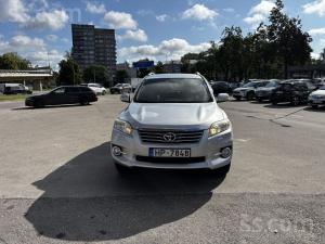Pelēks Toyota RAV4 2011 Rīga, ar dzinēja tilpumu 2.00 L un nobraukumu 163 tūkst. km par 6490 €, foto 3 vietnē AUTOMOTO.COM.LV