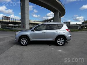 Pelēks Toyota RAV4 2011 Rīga, ar dzinēja tilpumu 2.00 L un nobraukumu 163 tūkst. km par 6490 €, foto 6 vietnē AUTOMOTO.COM.LV