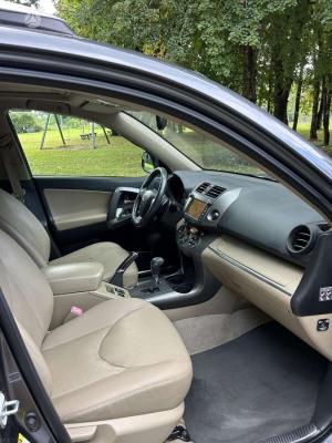 Серый Тойота РАВ 4 2011 в Таураге, объемом двигателя 2.23 л и пробегом 220 тыс. км за 8250 €, фото 17 на AUTOMOTO.COM.LV
