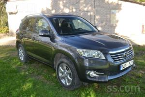 Pelēks Toyota RAV4 2011 Rēzekne, ar dzinēja tilpumu 2.20 L un nobraukumu 280 tūkst. km par 7000 €, foto 5 vietnē AUTOMOTO.COM.LV