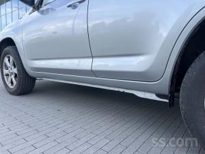 Pelēks Toyota RAV4 2011 Rēzekne, ar dzinēja tilpumu 2.20 L un nobraukumu 183 tūkst. km par 7800 €, foto 10 vietnē AUTOMOTO.COM.LV
