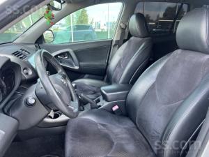Pelēks Toyota RAV4 2011 Rēzekne, ar dzinēja tilpumu 2.20 L un nobraukumu 183 tūkst. km par 7800 €, foto 13 vietnē AUTOMOTO.COM.LV