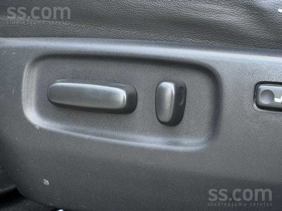 Pelēks Toyota RAV4 2011 Rēzekne, ar dzinēja tilpumu 2.20 L un nobraukumu 183 tūkst. km par 7800 €, foto 19 vietnē AUTOMOTO.COM.LV