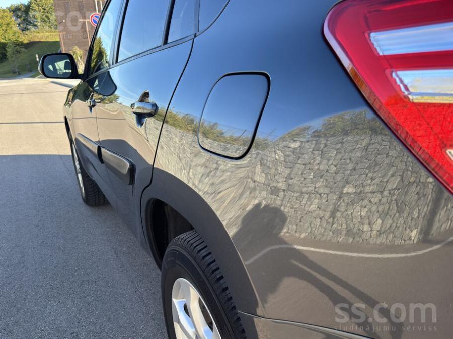 Pelēks Toyota RAV4 2011 Rēzekne, ar dzinēja tilpumu 2.20 L un nobraukumu 262 tūkst. km par 7550 €, foto 10 vietnē AUTOMOTO.COM.LV