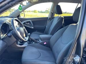 Pelēks Toyota RAV4 2011 Rēzekne, ar dzinēja tilpumu 2.20 L un nobraukumu 262 tūkst. km par 7550 €, foto 13 vietnē AUTOMOTO.COM.LV