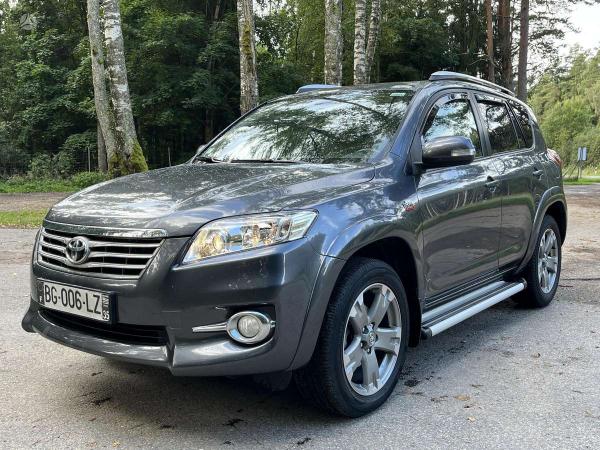Pelēks Toyota RAV4 2011 Tauragė, ar dzinēja tilpumu 2.23 L un nobraukumu 220 tūkst. km par 7750 €, foto 1 vietnē AUTOMOTO.COM.LV