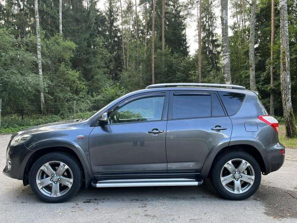 Pelēks Toyota RAV4 2011 Tauragė, ar dzinēja tilpumu 2.23 L un nobraukumu 220 tūkst. km par 7750 €, foto 6 vietnē AUTOMOTO.COM.LV