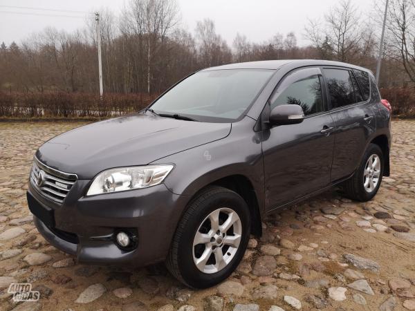 Grey Toyota RAV4 2012 in Telschi, with an engine capacity of 2.20 L and mileage of 126 thousand km for 8950 €, photo 1 on AUTOMOTO.COM.LV