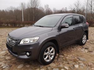 Pelēks Toyota RAV4 2012 Telšiai, ar dzinēja tilpumu 2.20 L un nobraukumu 126 tūkst. km par 8950 €, foto  vietnē AUTOMOTO.COM.LV