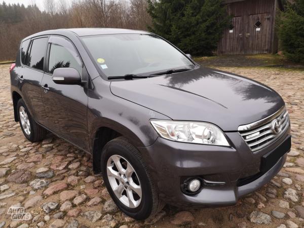 Grey Toyota RAV4 2012 in Telschi, with an engine capacity of 2.20 L and mileage of 126 thousand km for 8950 €, photo 2 on AUTOMOTO.COM.LV