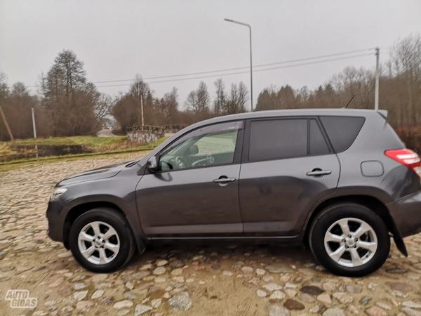 Grey Toyota RAV4 2012 in Telschi, with an engine capacity of 2.20 L and mileage of 126 thousand km for 8950 €, photo 5 on AUTOMOTO.COM.LV