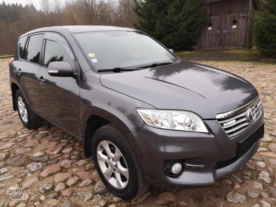 Grey Toyota RAV4 2012 in Telschi, with an engine capacity of 2.20 L and mileage of 126 thousand km for 8950 €, photo 2 on AUTOMOTO.COM.LV