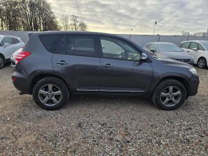Pelēks Toyota RAV4 2012 Tauragė, ar dzinēja tilpumu 2.23 L un nobraukumu 269 tūkst. km par 6900 €, foto 8 vietnē AUTOMOTO.COM.LV