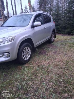 Pelēks Toyota RAV4 2012 Viļņa, ar dzinēja tilpumu 2.20 L un nobraukumu 176 tūkst. km par 8200 €, foto 3 vietnē AUTOMOTO.COM.LV