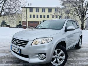 Grey Toyota RAV4 2012 in Kaunas, with an engine capacity of 2.23 L and mileage of 215 thousand km for 7990 €, photo  on AUTOMOTO.COM.LV