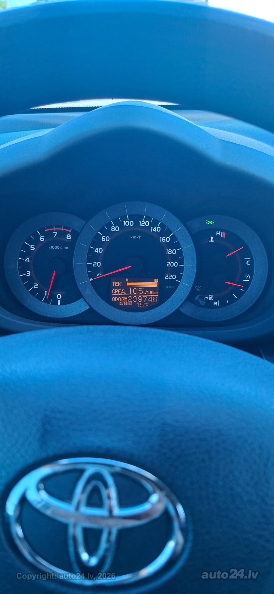 Pelēks Toyota RAV4 2012 Tallina, ar dzinēja tilpumu 2.00 L un nobraukumu 240 tūkst. km par 8450 €, foto 11 vietnē AUTOMOTO.COM.LV