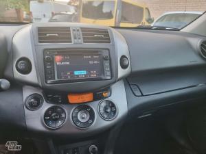 Grey Toyota RAV4 2012 in Pasvalys, with an engine capacity of 2.20 L and mileage of 301 thousand km for 4950 €, photo 4 on AUTOMOTO.COM.LV
