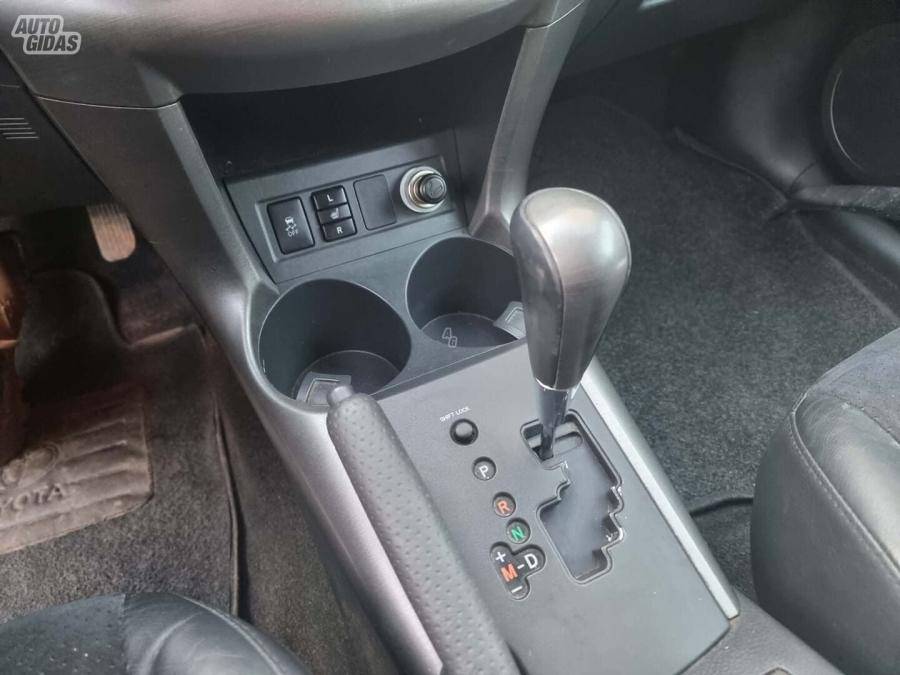Grey Toyota RAV4 2012 in Pasvalys, with an engine capacity of 2.20 L and mileage of 301 thousand km for 4950 €, photo 6 on AUTOMOTO.COM.LV