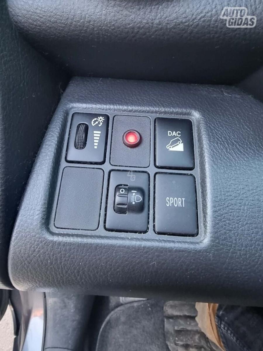 Grey Toyota RAV4 2012 in Pasvalys, with an engine capacity of 2.20 L and mileage of 301 thousand km for 4950 €, photo 8 on AUTOMOTO.COM.LV