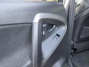 Grey Toyota RAV4 2012 in Pasvalys, with an engine capacity of 2.20 L and mileage of 301 thousand km for 4950 €, photo 10 on AUTOMOTO.COM.LV