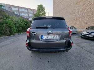 Grey Toyota RAV4 2012 in Pasvalys, with an engine capacity of 2.20 L and mileage of 301 thousand km for 4950 €, photo 12 on AUTOMOTO.COM.LV