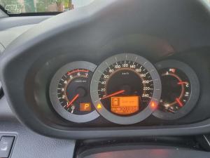 Grey Toyota RAV4 2012 in Pasvalys, with an engine capacity of 2.20 L and mileage of 301 thousand km for 4950 €, photo 13 on AUTOMOTO.COM.LV