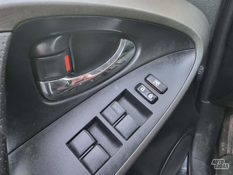 Grey Toyota RAV4 2012 in Pasvalys, with an engine capacity of 2.20 L and mileage of 301 thousand km for 4950 €, photo 16 on AUTOMOTO.COM.LV