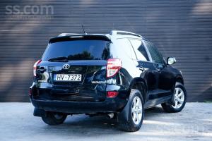 Pelēks Toyota RAV4 2012 Rīga, ar dzinēja tilpumu 2.00 L un nobraukumu 178 tūkst. km par 8390 €, foto 4 vietnē AUTOMOTO.COM.LV