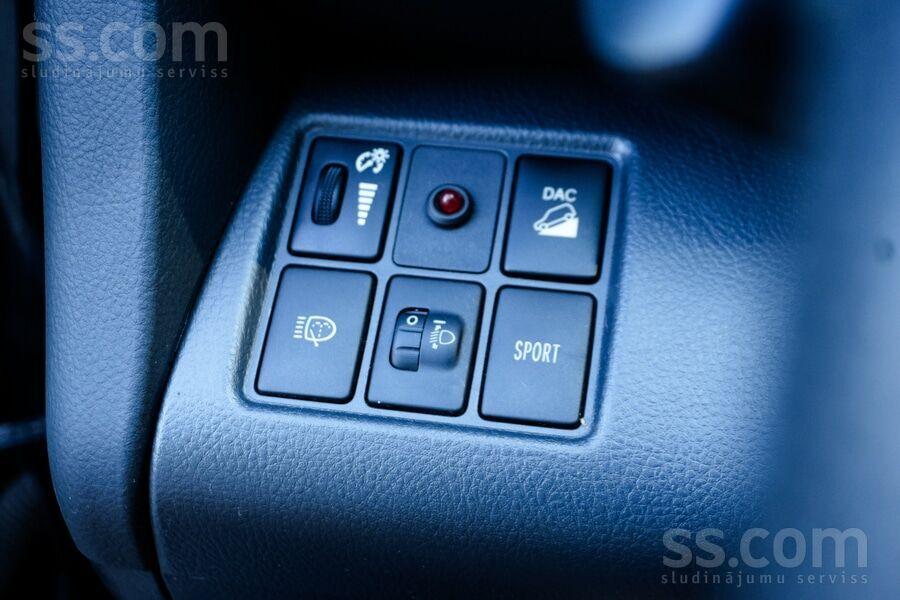 Pelēks Toyota RAV4 2012 Rīga, ar dzinēja tilpumu 2.00 L un nobraukumu 178 tūkst. km par 8390 €, foto 17 vietnē AUTOMOTO.COM.LV