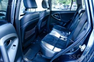 Pelēks Toyota RAV4 2012 Rīga, ar dzinēja tilpumu 2.00 L un nobraukumu 178 tūkst. km par 8390 €, foto 21 vietnē AUTOMOTO.COM.LV